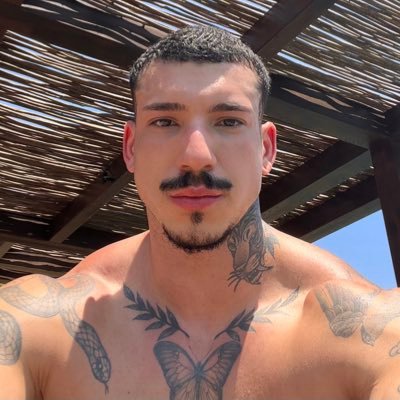 GUIGS OF 🇧🇷 (@guigsims) | TheCreatorRoster